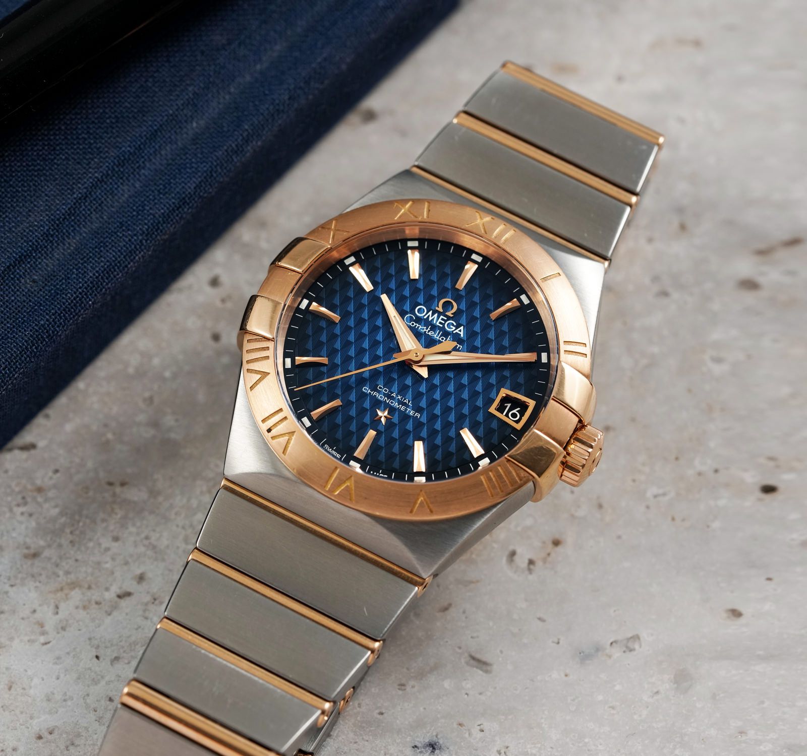 Pre-Owned Omega Constellation Men Watch in Blue Colour Dial