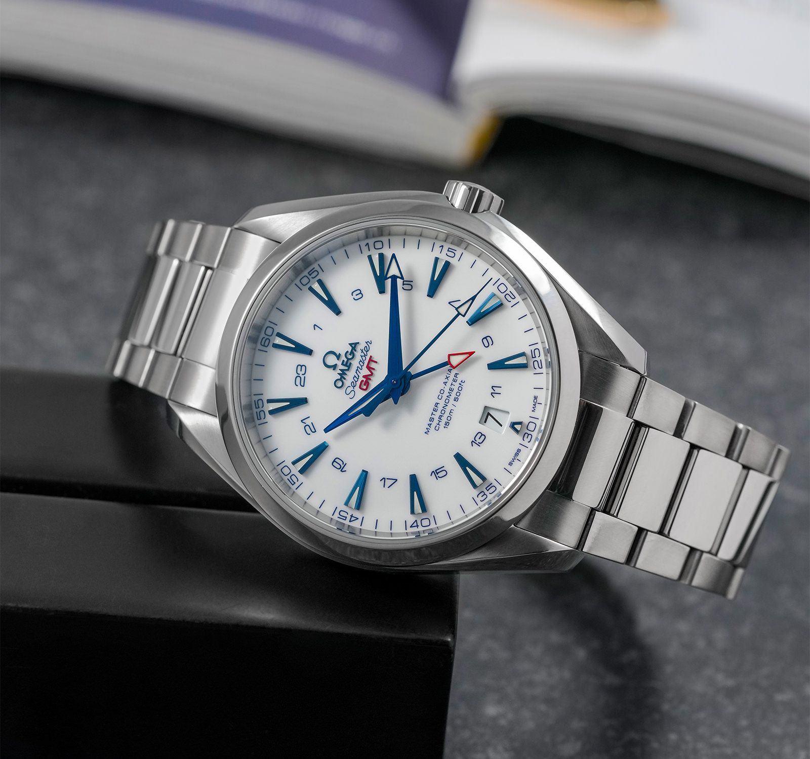 Pre-Owned Omega Seamaster Men Watch in White Colour Dial