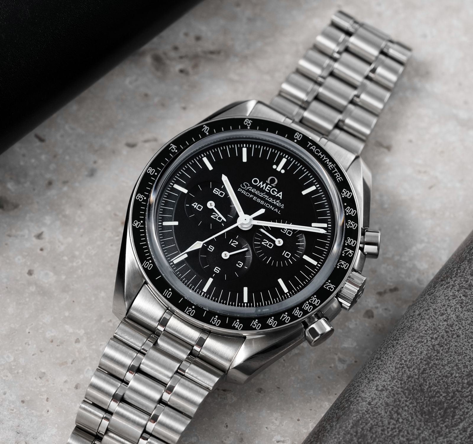 Pre-Owned Omega Speedmaster Men Watch in Black Colour Dial