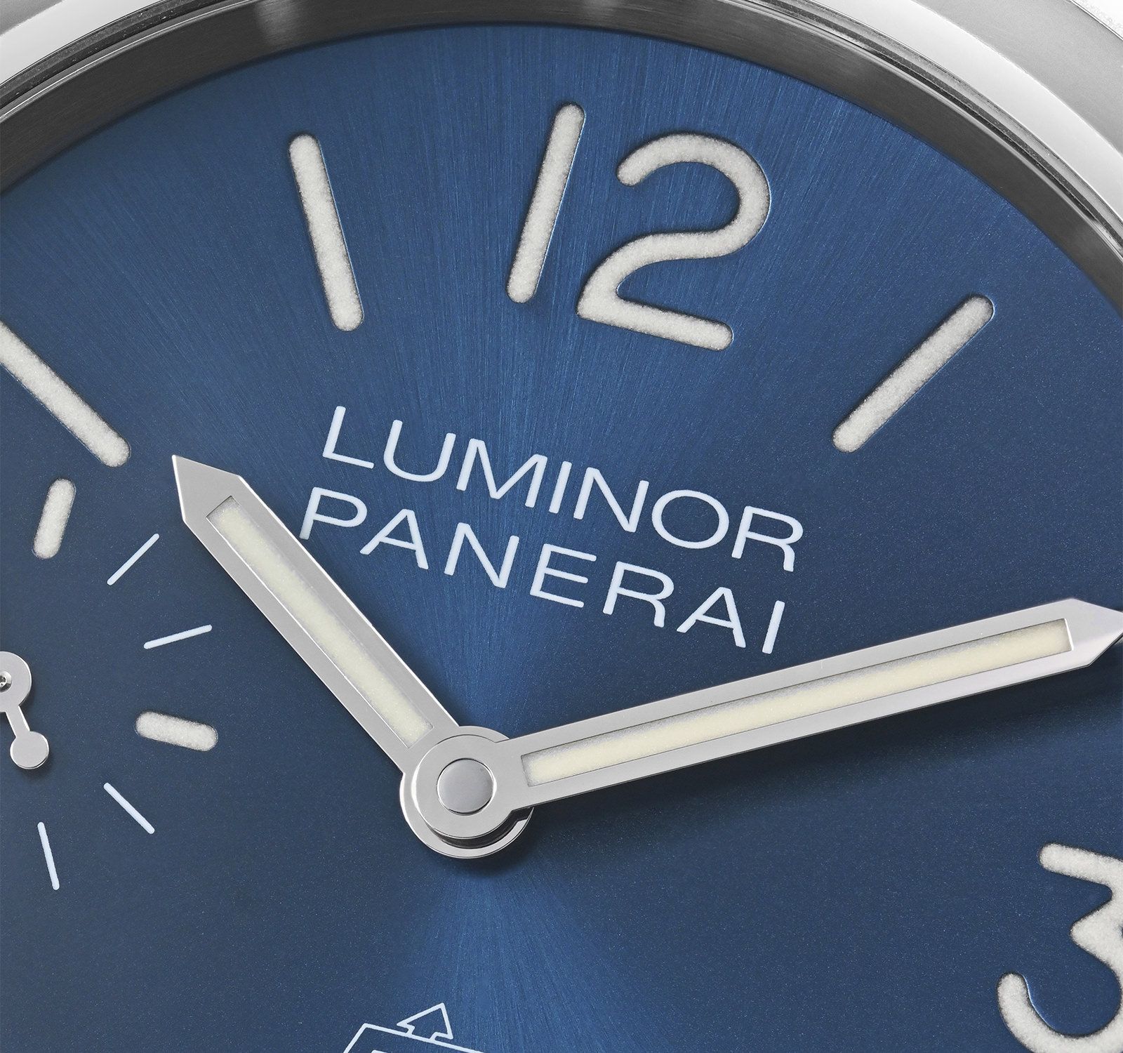 Pre-Owned Panerai Luminor Men Watch in Blue Colour Dial