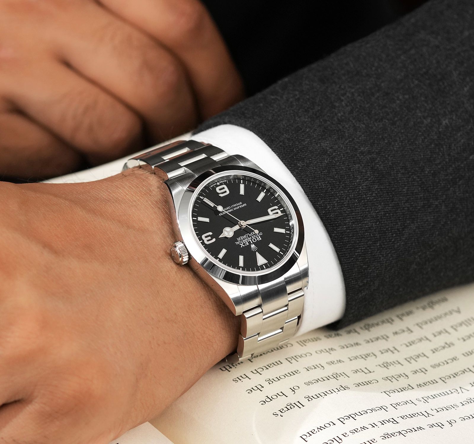 rolex explorer wrist